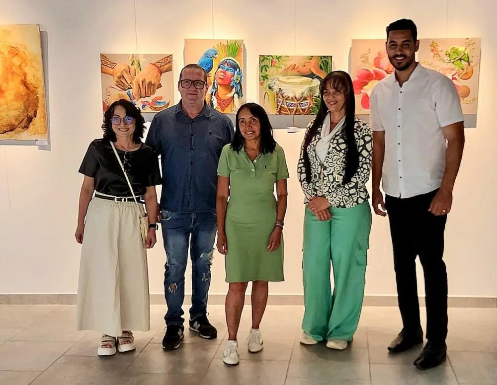 Rose Fernandes: A artista plástica de Guanambi e filha brilham ...